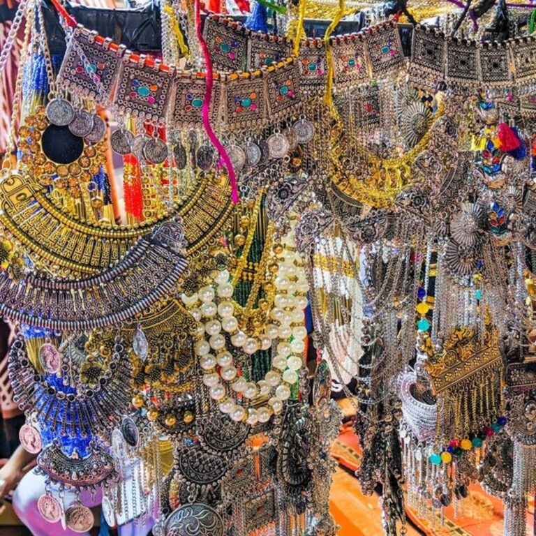 Lajpat Nagar Market: Shopper Guide for Delhites - DelhiSnap