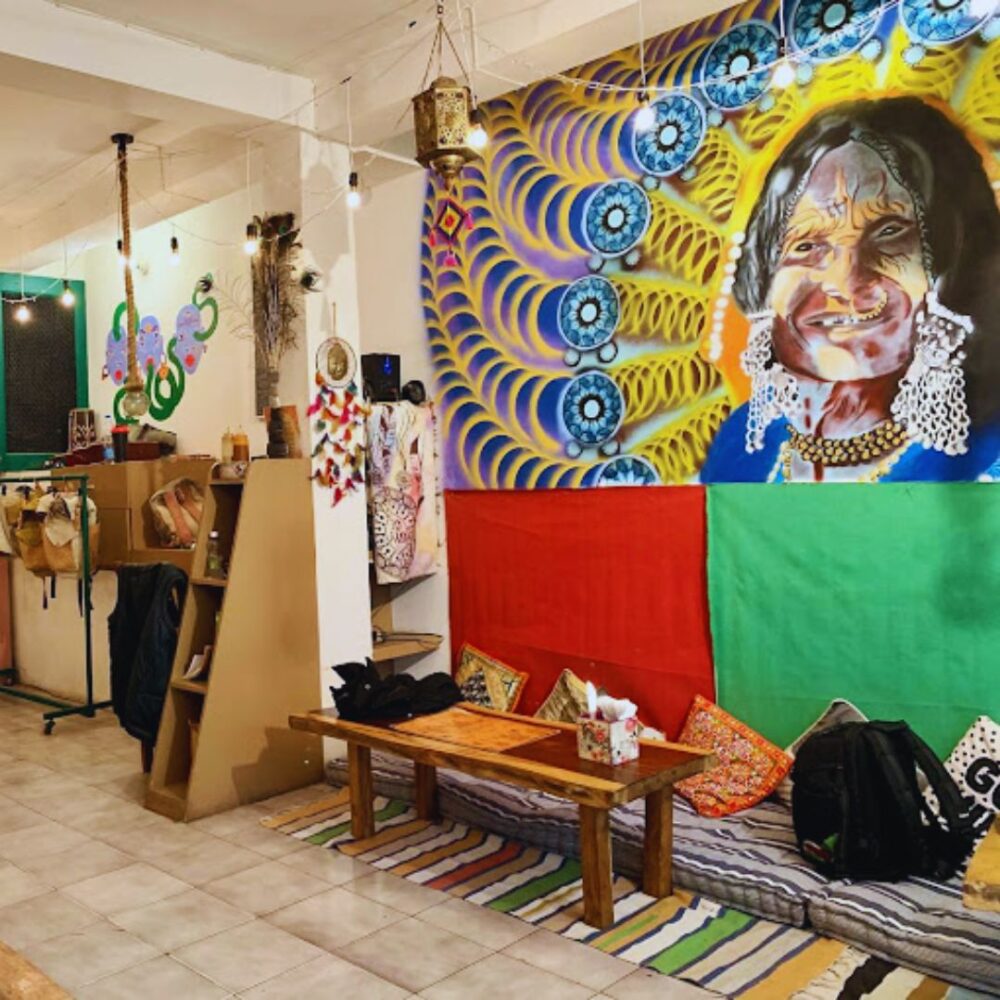 Best 5 cafes in Hauz Khas Village to have dine - DelhiSnap